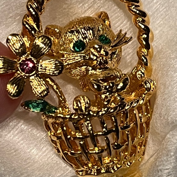 Trifari | Jewelry | Rare Trifari Trembler Brooch Cat In Basket Gold ...